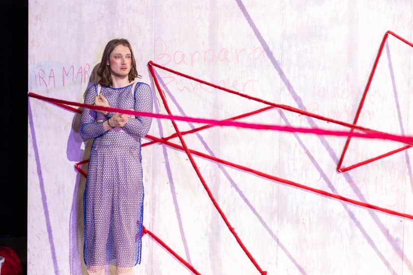 17/20 Blutbuch © Victoria Nazarova